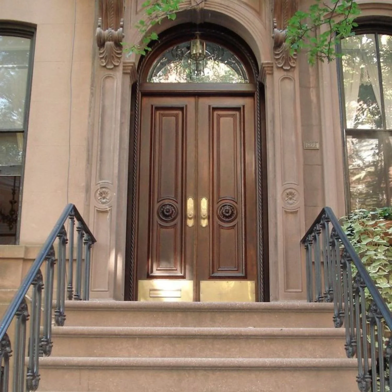 A Fashion Lover’s Guide: Discover the Real New York Locations of Sex ...