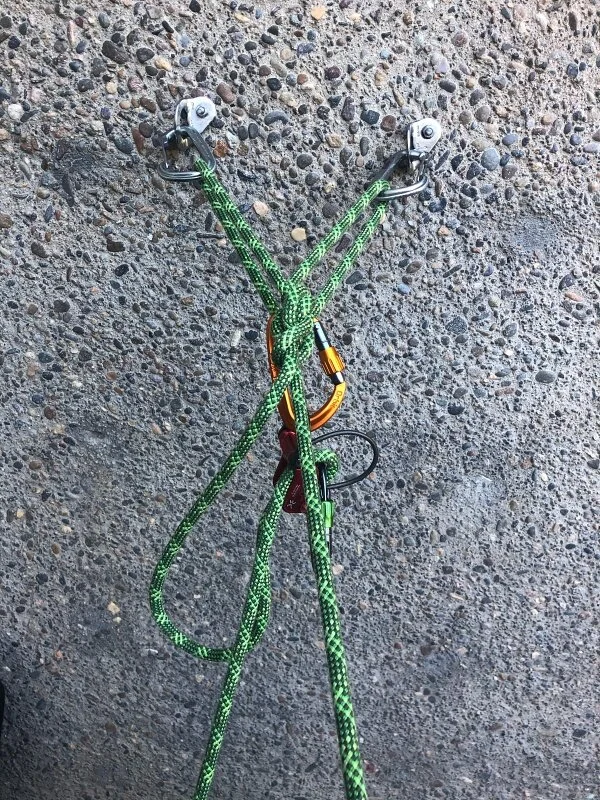 Use the rope to make an anchor - 2 knots — Alpinesavvy