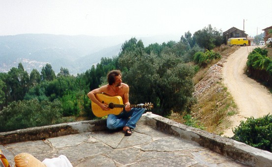 About — left hand georges