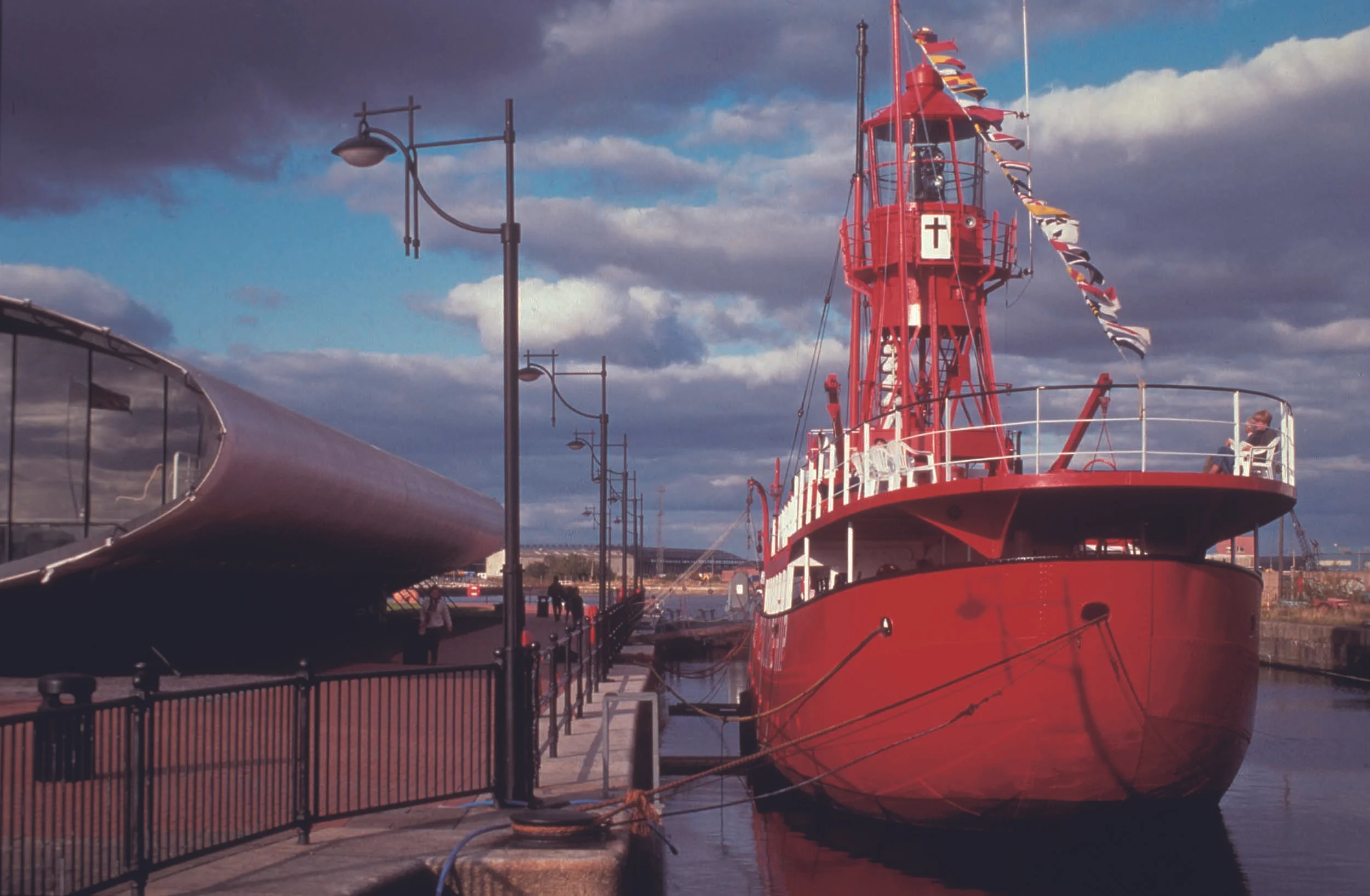 Cardiff Bay Visitor's Centre — aLL Design International Architects
