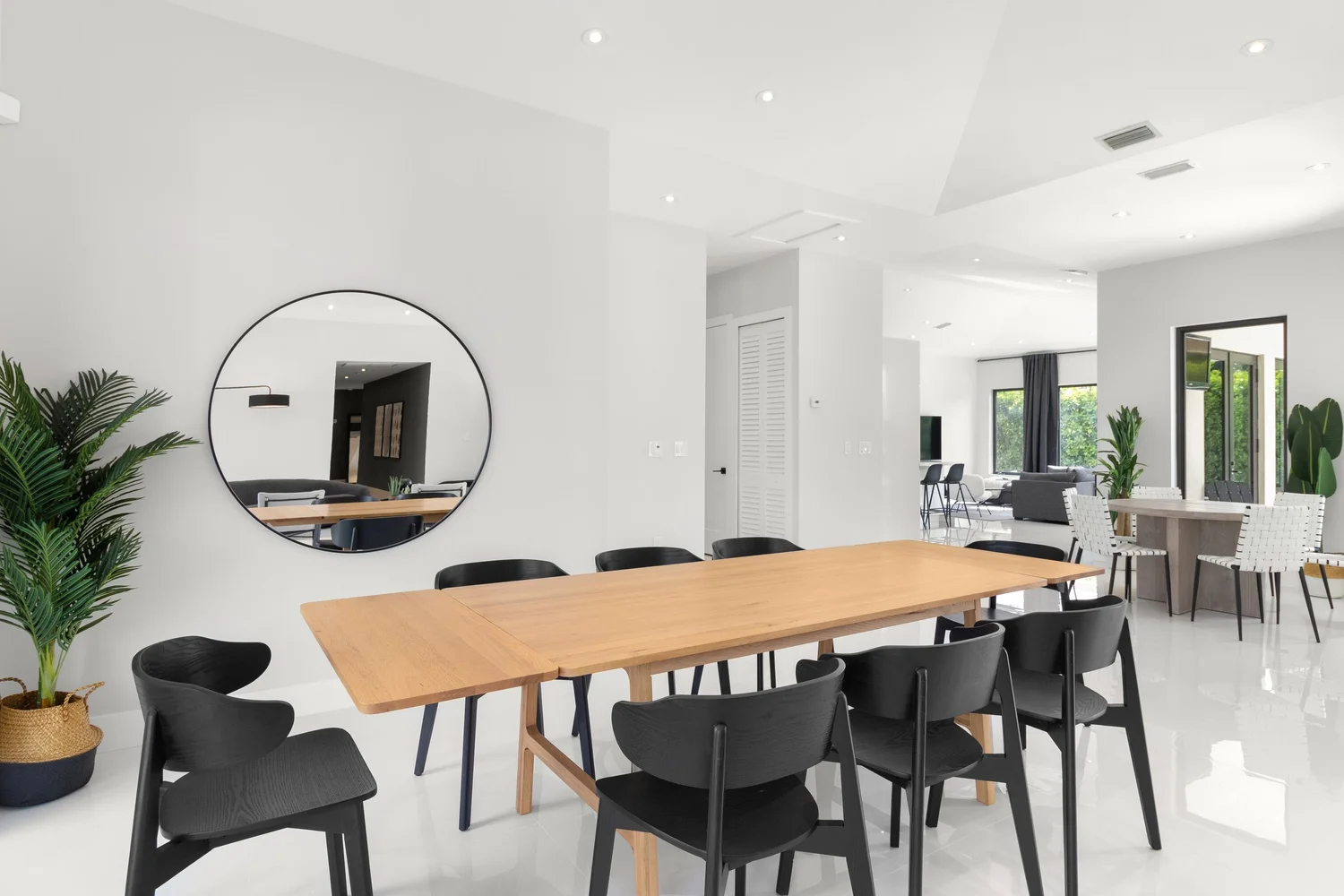 Miami Chic Vacation Rental - Interior Design — CURATED.