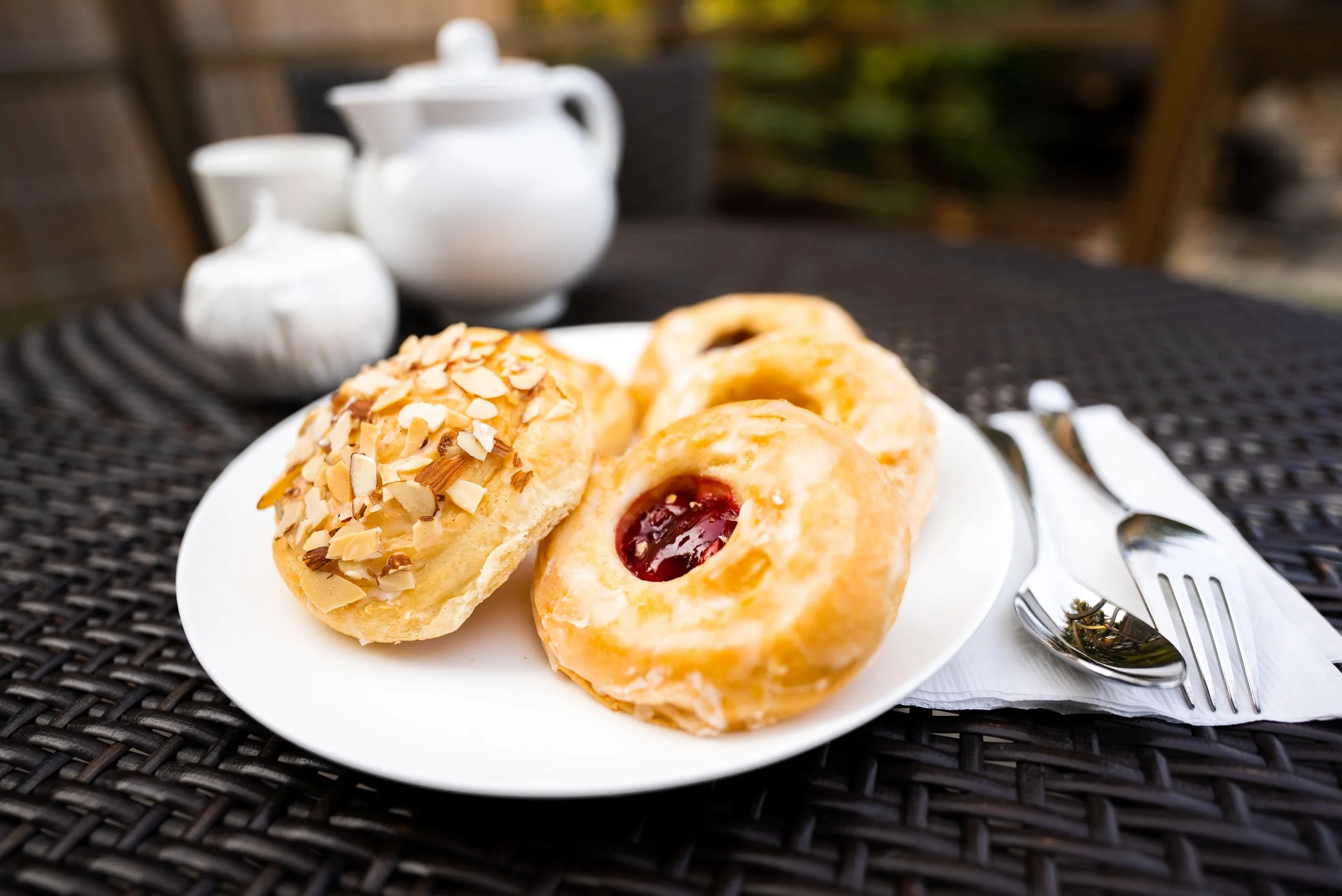 Calgary Birthday Cakes, Breads and Pastries from Real Ingredients ...