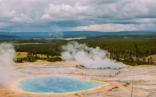 Travel Guide to Yellowstone National Park