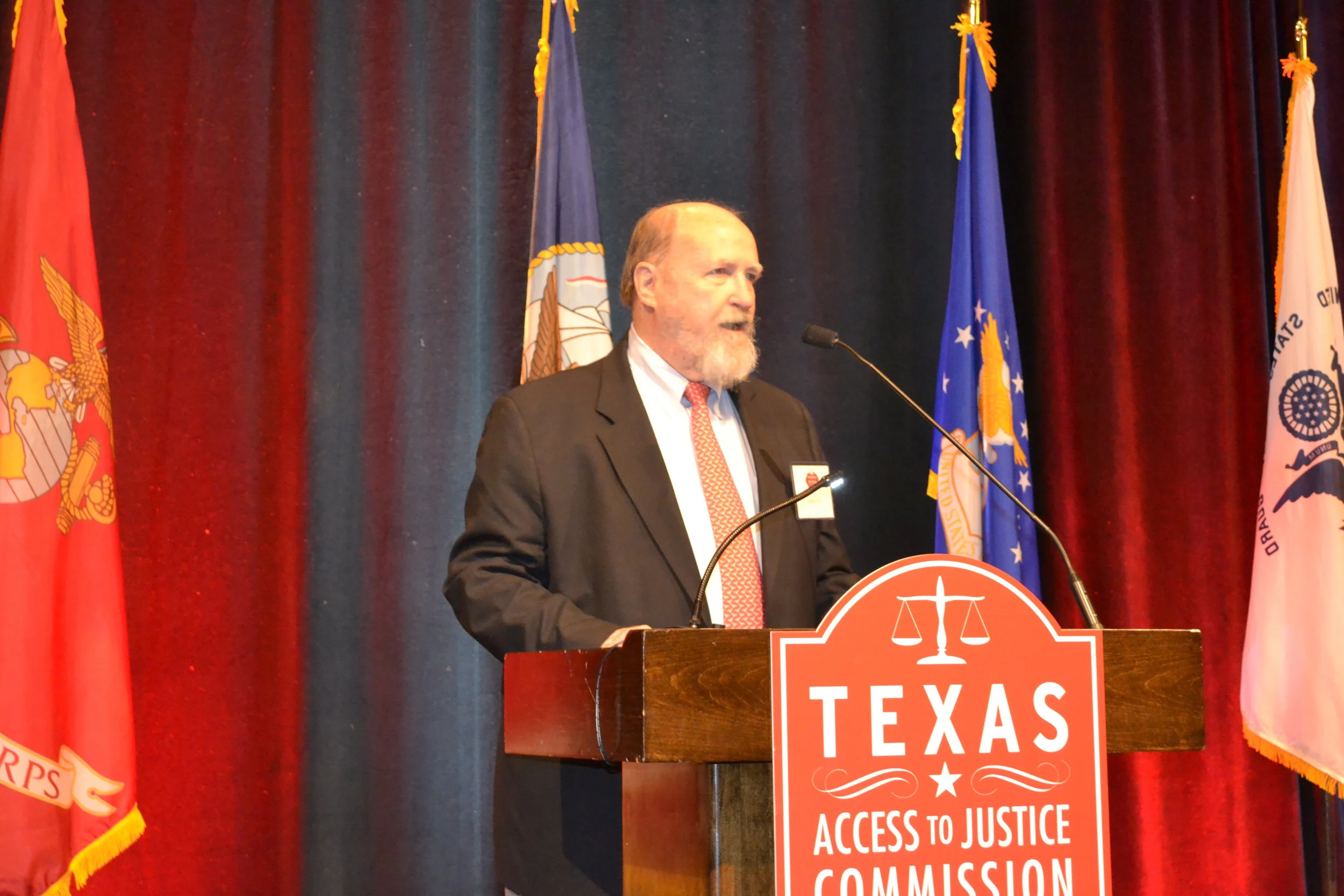 Celebremos el trabajo pro bono. Un mensaje de David Hall, Director ...