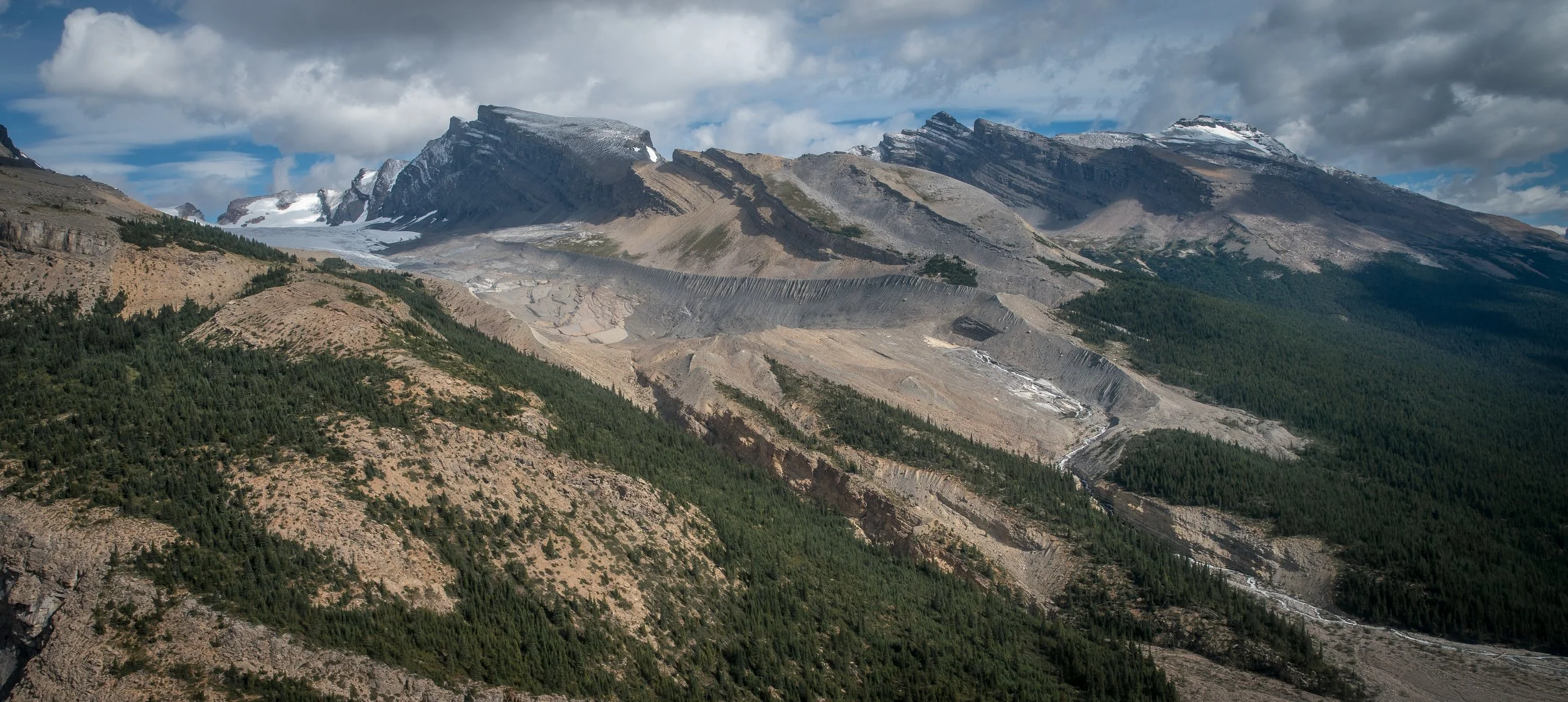 Guide to Exploring Mount Robson in the Fall and Winter Months ...