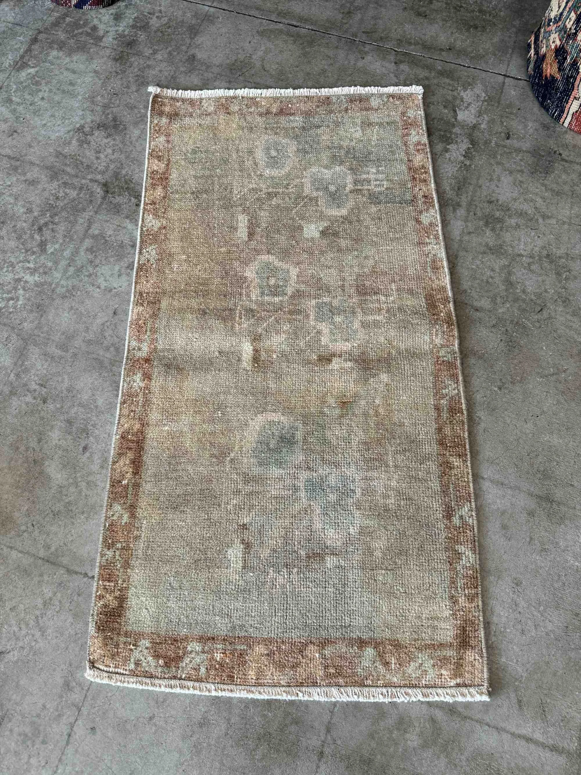 Steelman Rugs — Small Vintage Rugs from Steelman Rugs