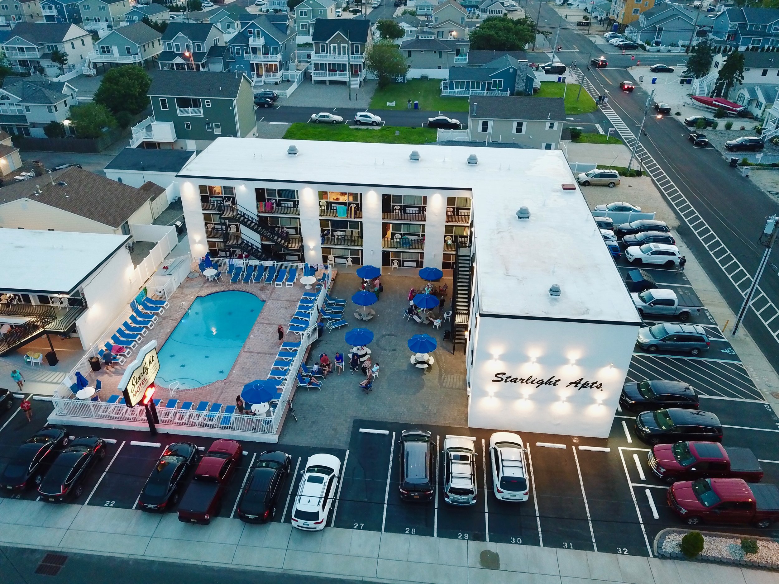 Starlight Motel & Luxury Suites