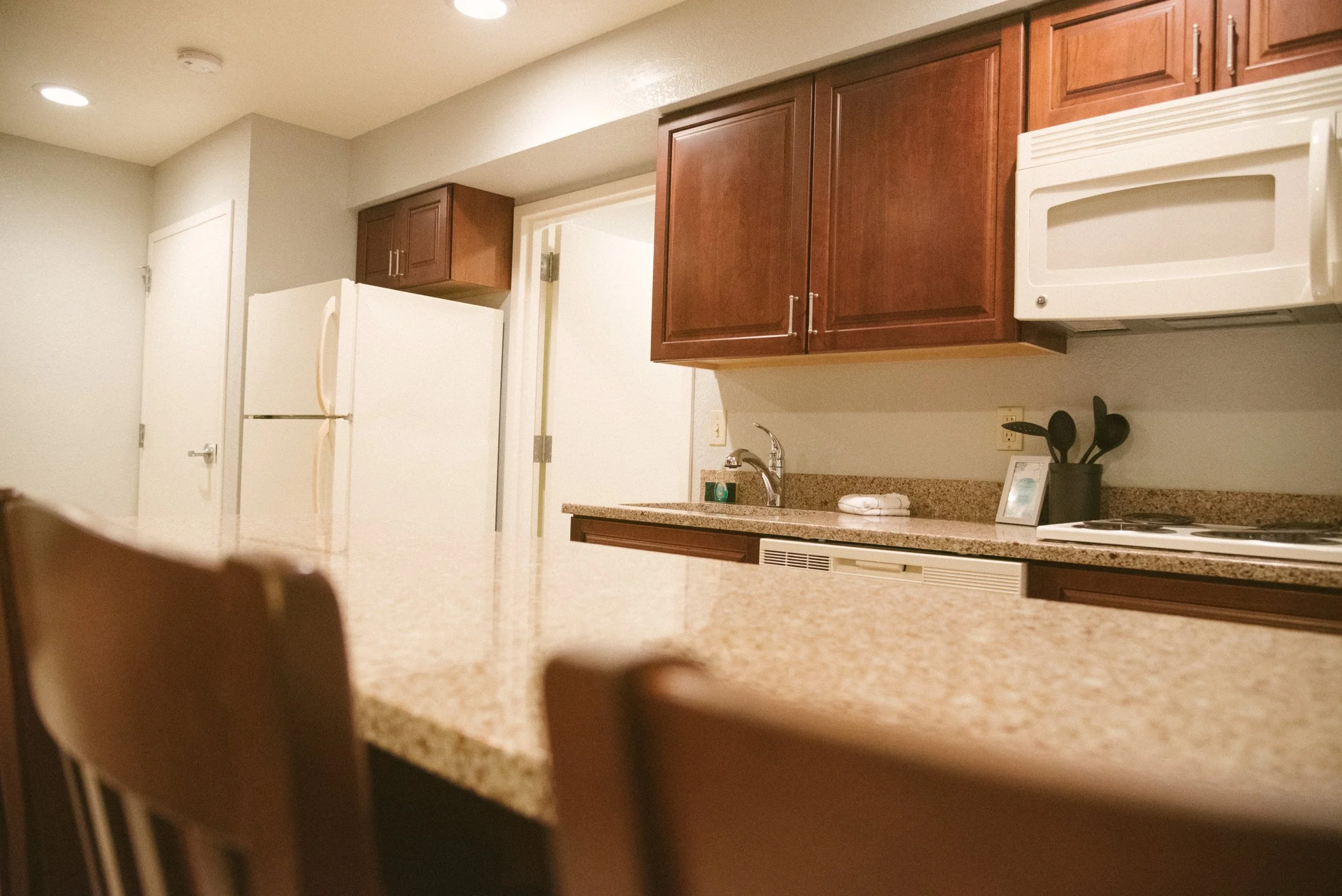 Small Luxury Suite — Starlight Motel & Luxury Suites