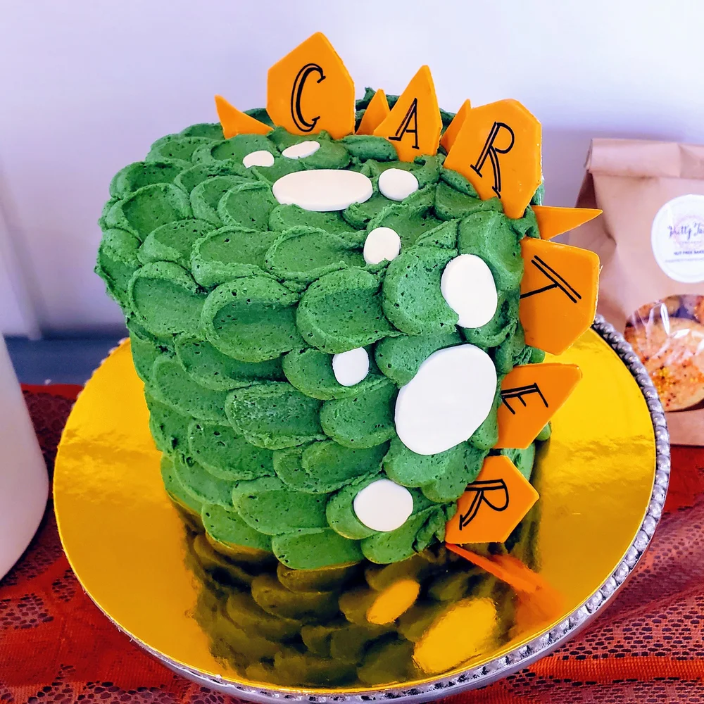 Custom Cakes — Pretty Tasty Cupcakes