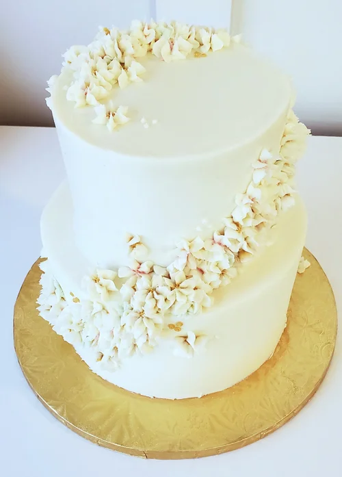 Custom Cakes — Pretty Tasty Cupcakes