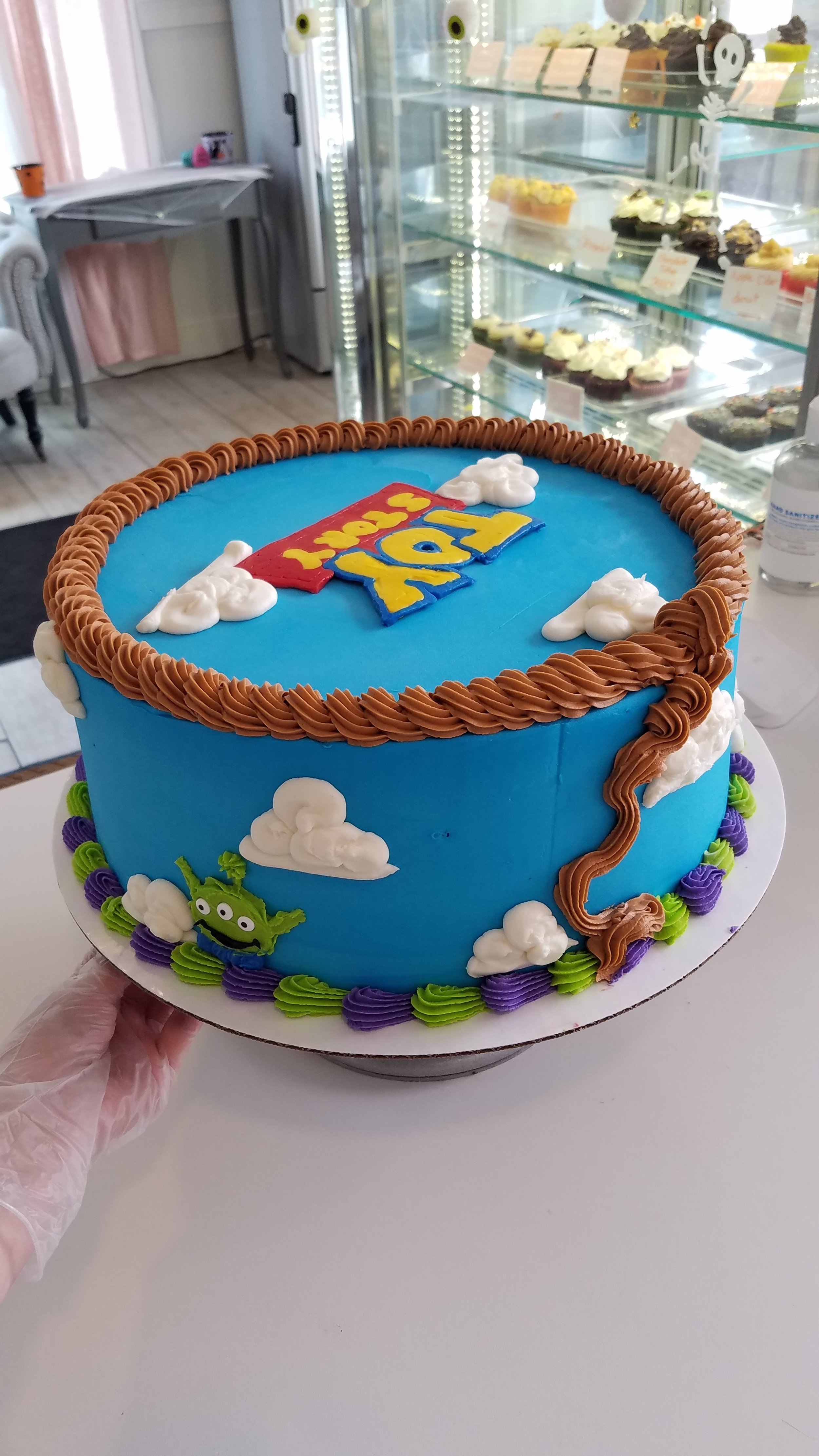 Custom Cakes — Pretty Tasty Cupcakes