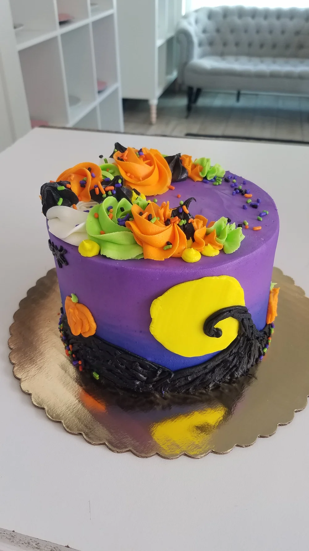 Custom Cakes — Pretty Tasty Cupcakes