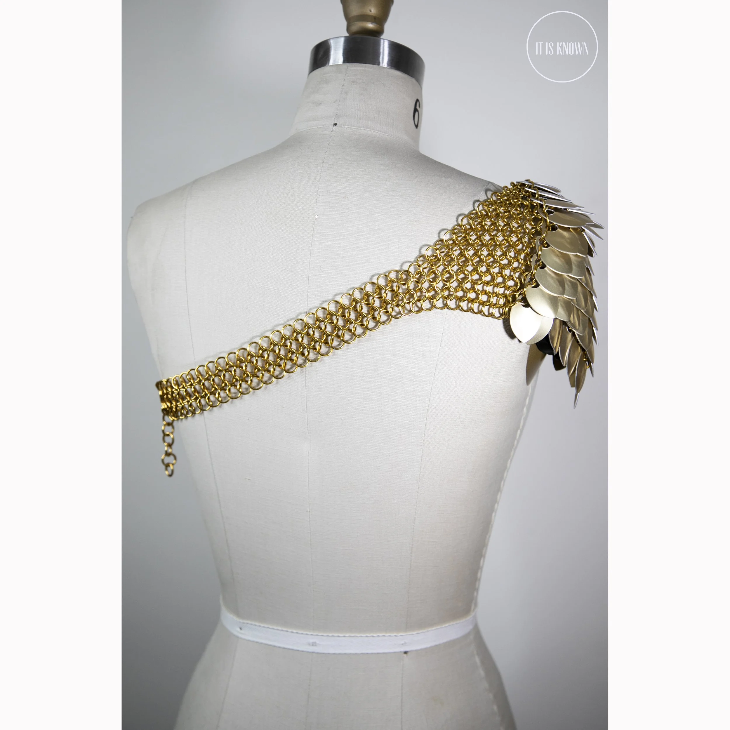 Unisex Scalemaille Spaulder Pauldron — It Is Known