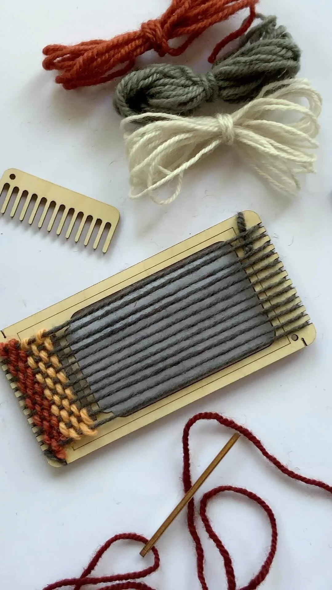 Shop for weaving looms with Hello Looms in a variety of sizes — HELLO! LOOM