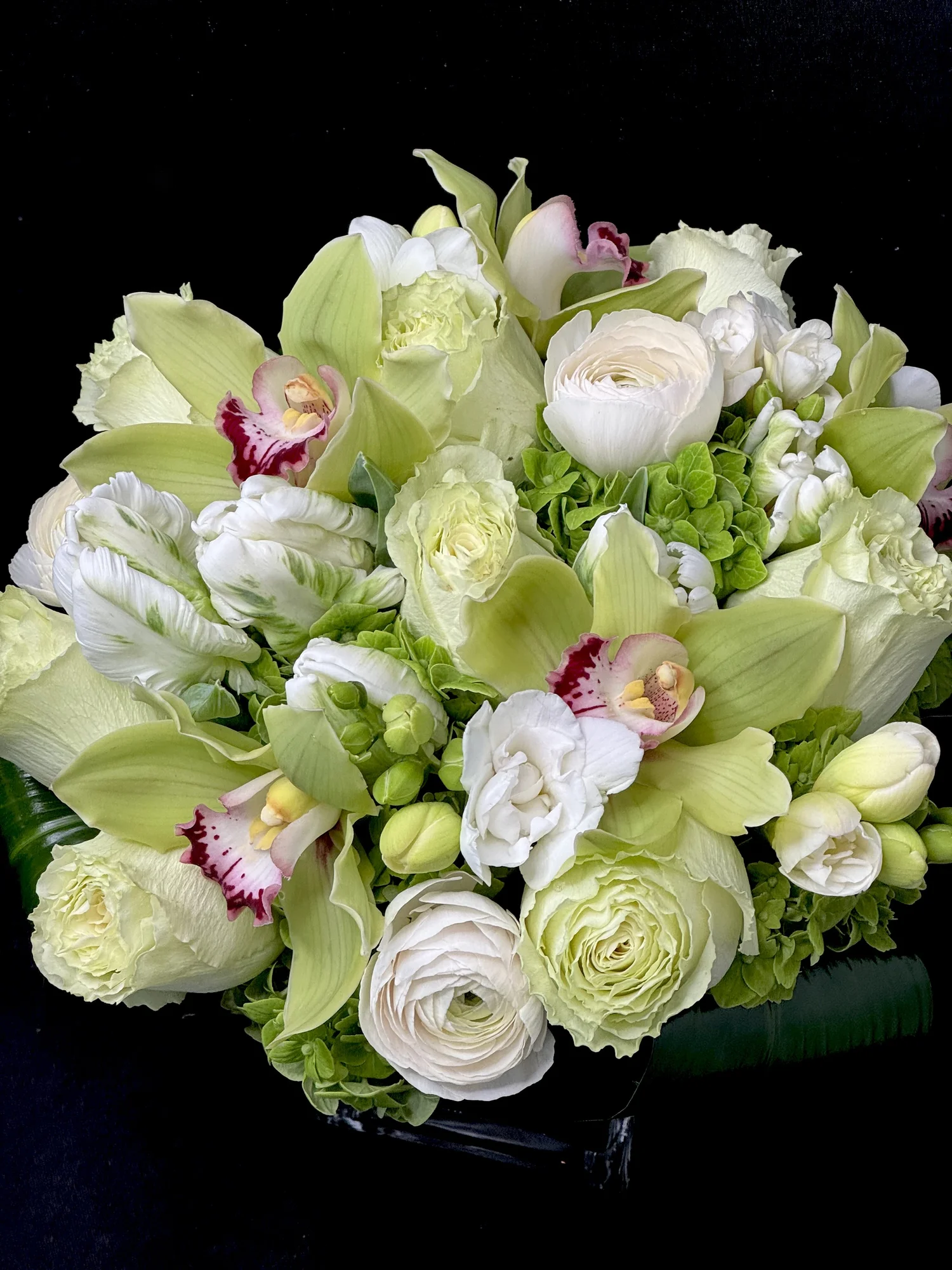 Seasonal Flower Guide: Best Time to Buy Blooms in the U.S. — AT