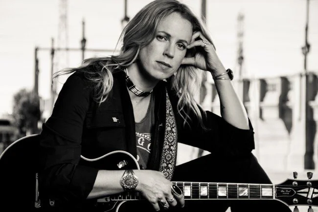 Mandy Rowden Teams with American Songwriter For ‘Parachute’ Album ...