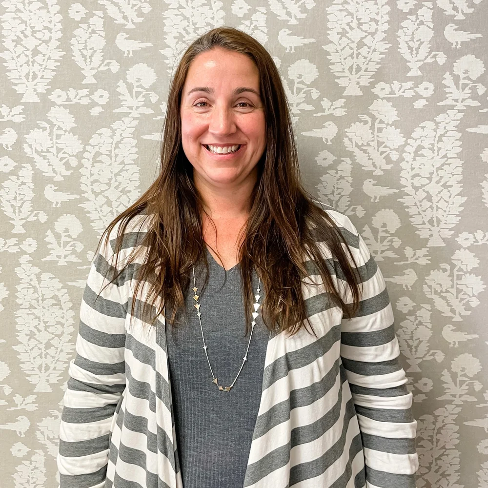 Bio - Jennifer Ash — James Storehouse