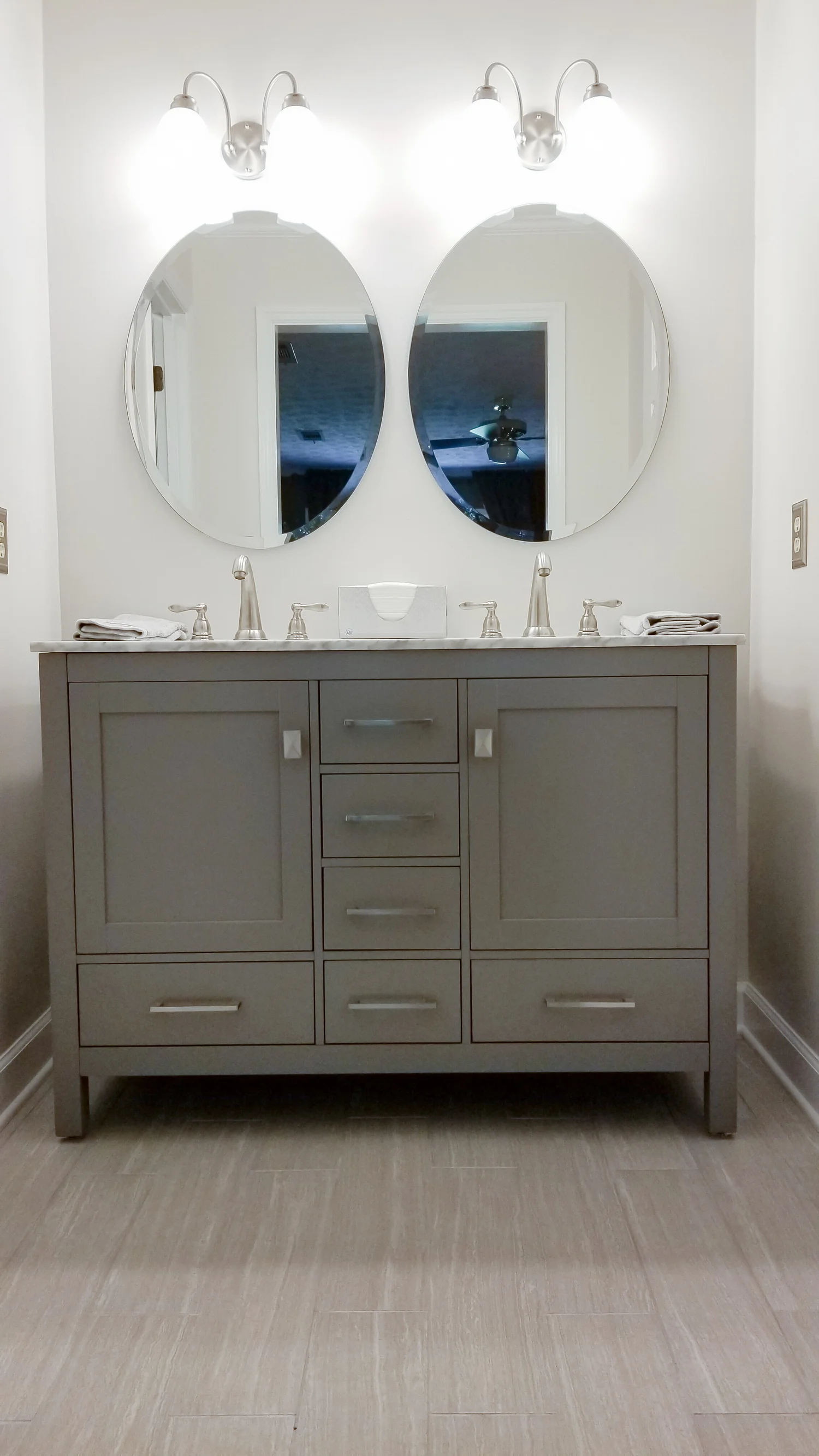 Guide to Hanging Bathroom Vanity Lighting and Mirrors — LIVEN DESIGN