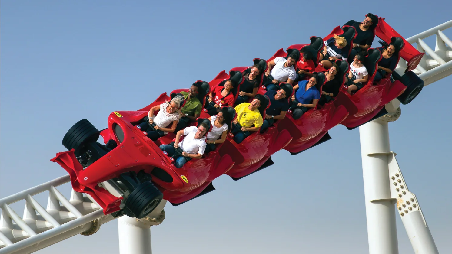Le parc Ferrari World | Beyond Dubai — Activité Dubai | Dubai Tourisme ...