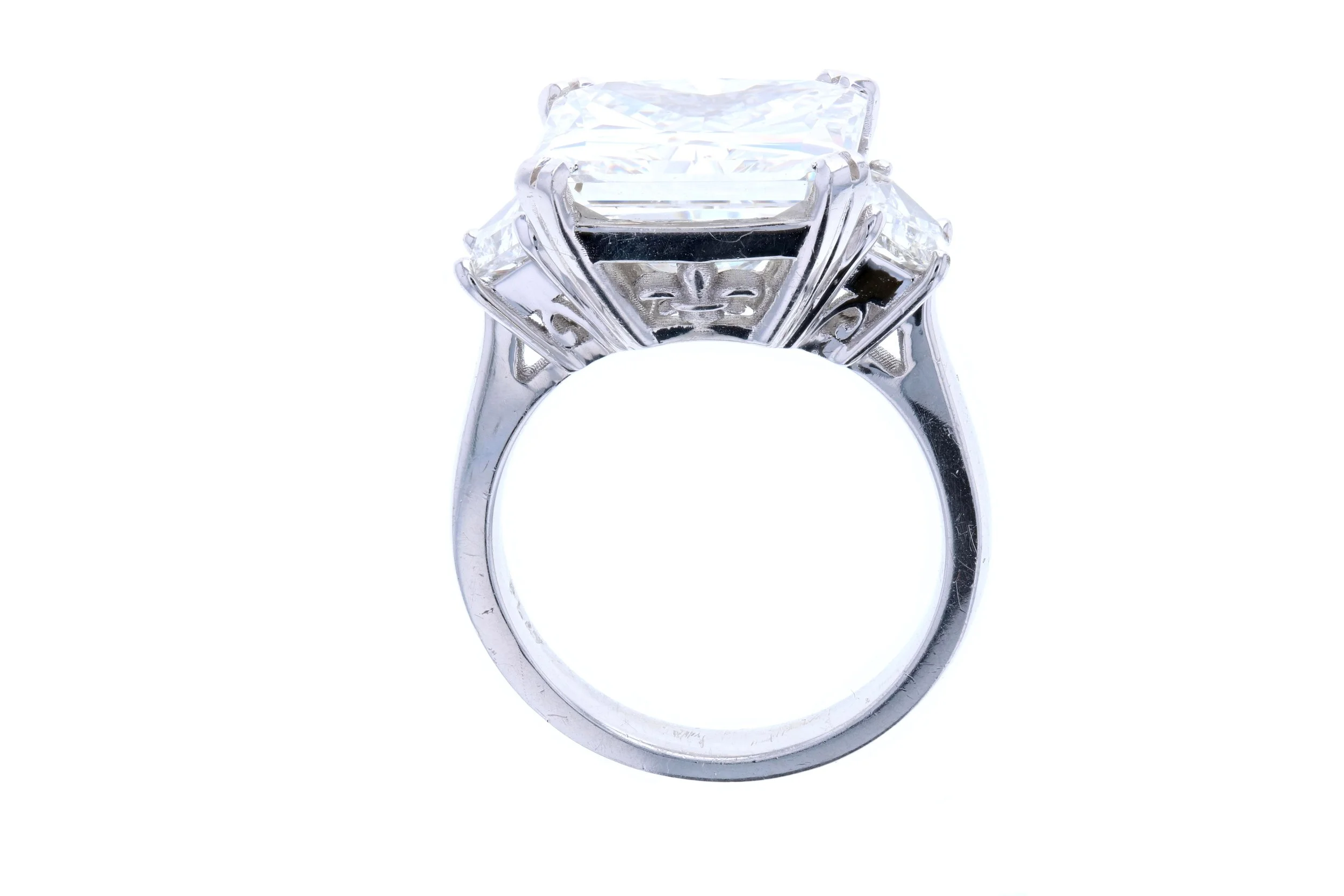 What It’s Like Designing A Piece of Custom Jewelry With Diamond Expert ...