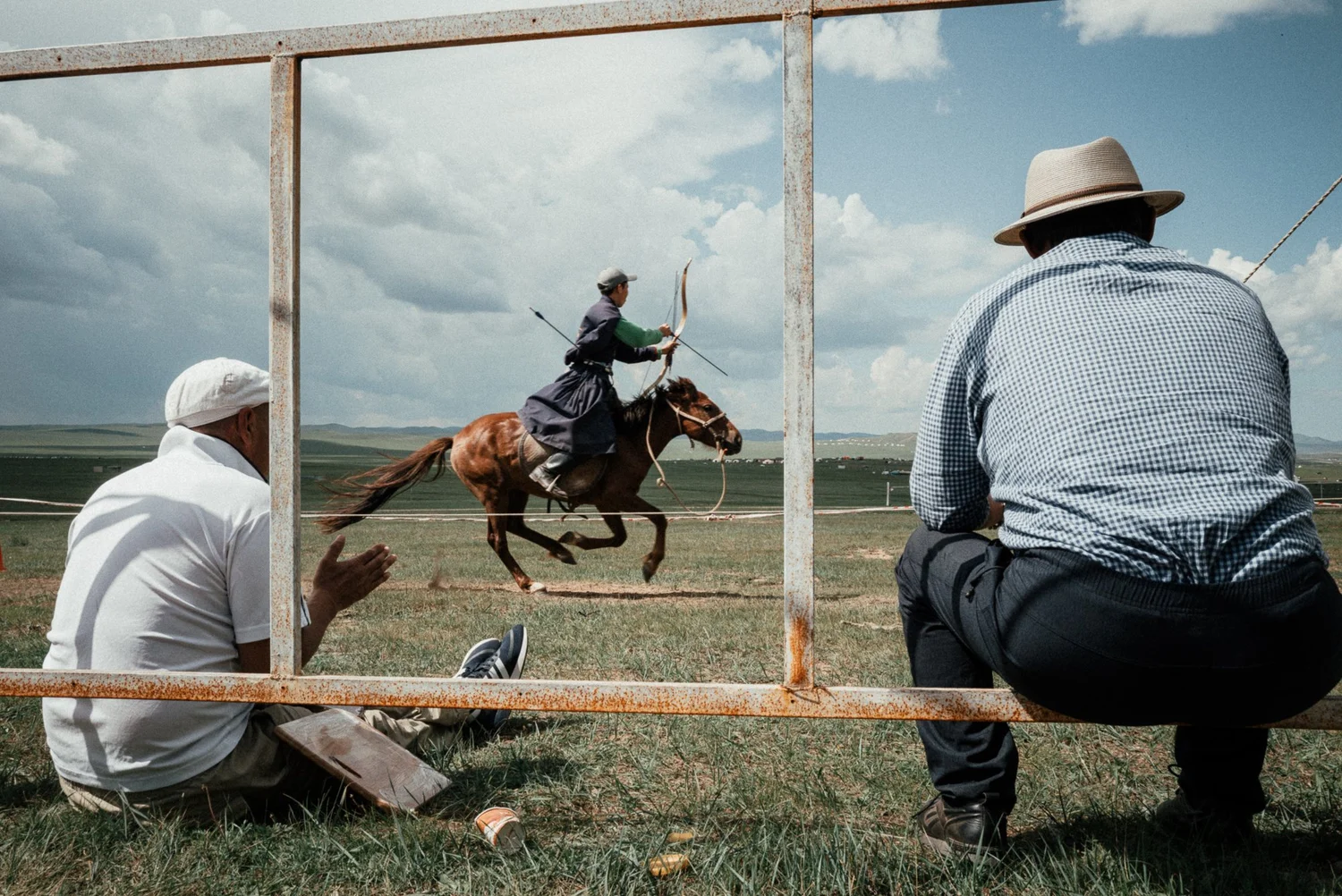 How Jonathan Jasberg Captures Candid Photos That Feel Cinematic ...