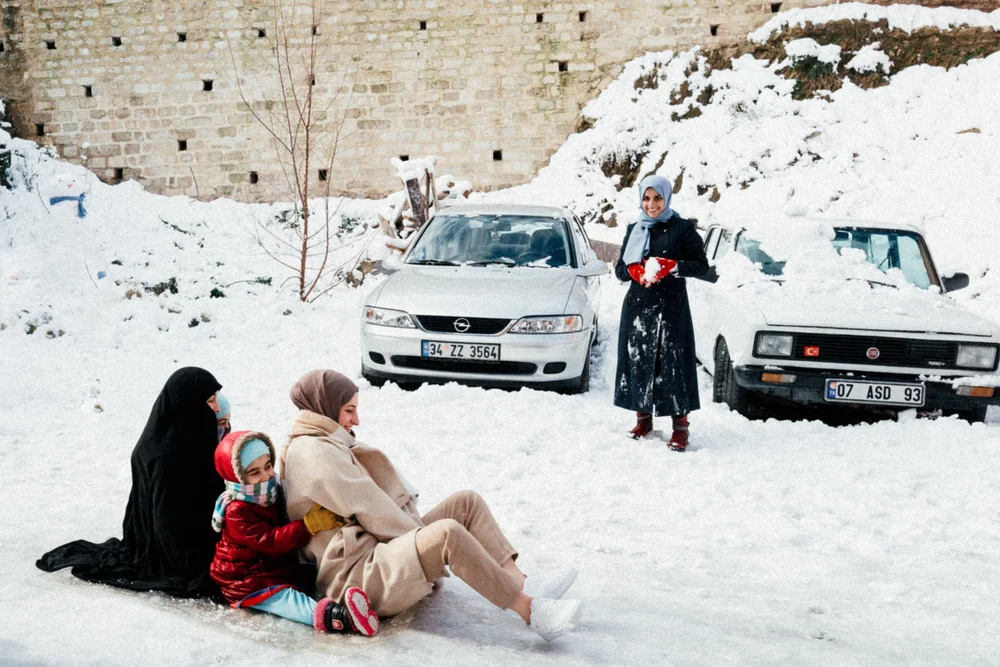 How Jonathan Jasberg Captures Candid Photos That Feel Cinematic ...