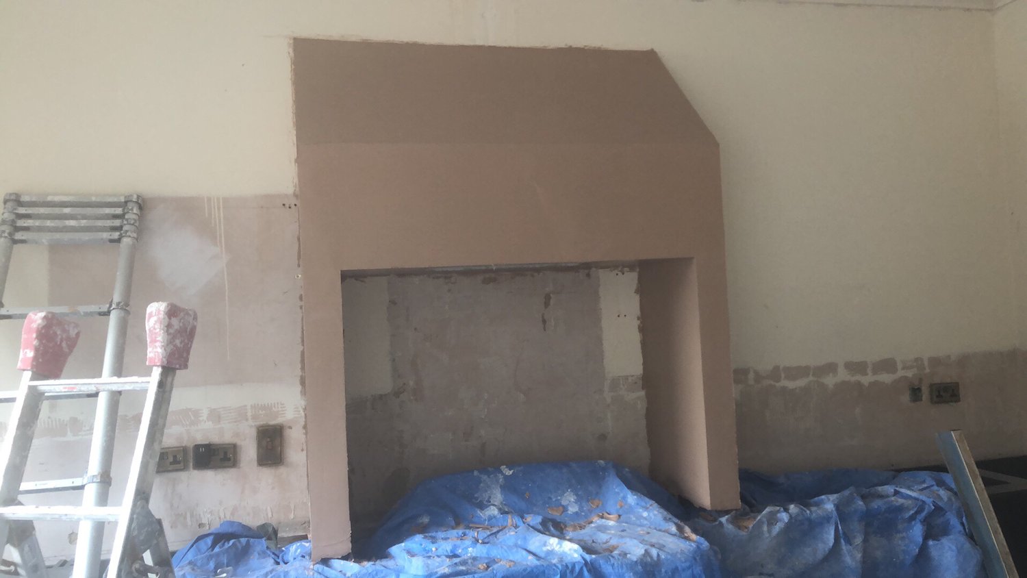 Cooker hood with plaster mantel and corbels - Grimsby, Lincolnshire ...