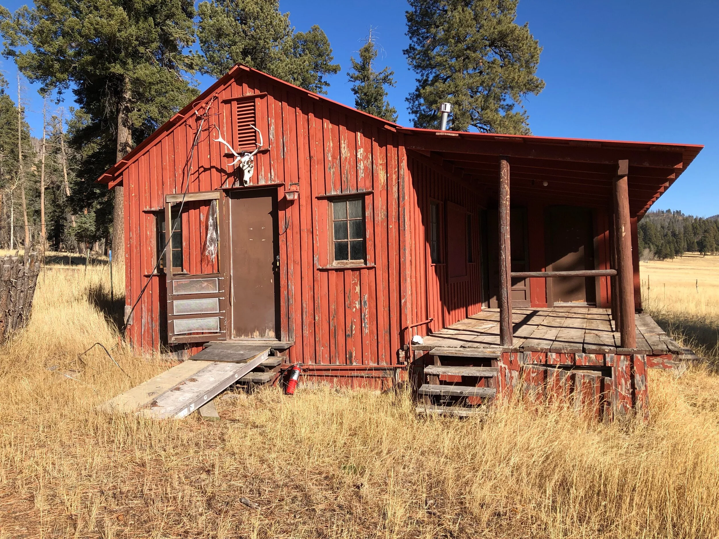 A Visit to Sheriff Walt Longmire's Cabin — officialfredburton.com