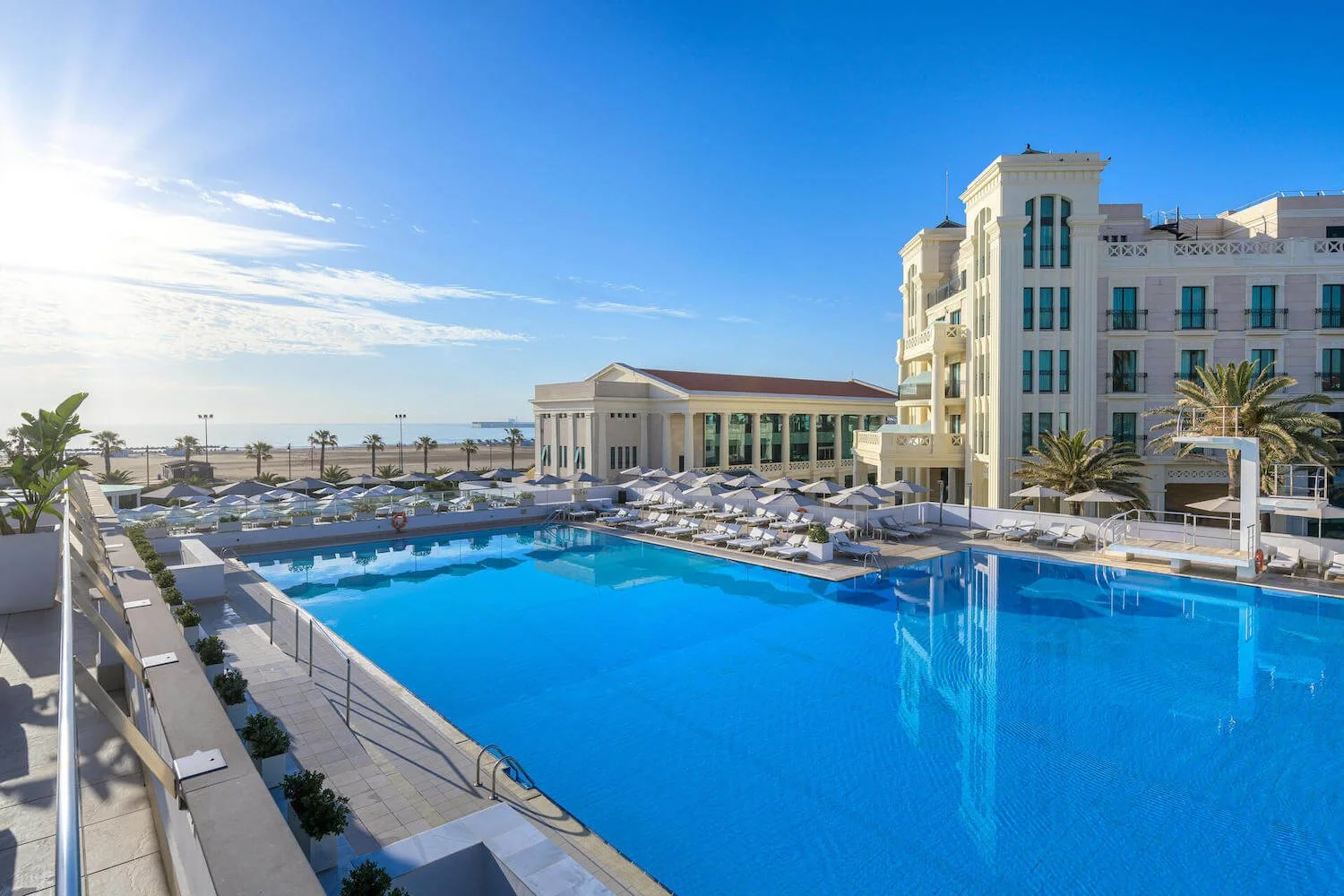 Lifestyle, Travel and Hotel Guides Created by Tastemakers