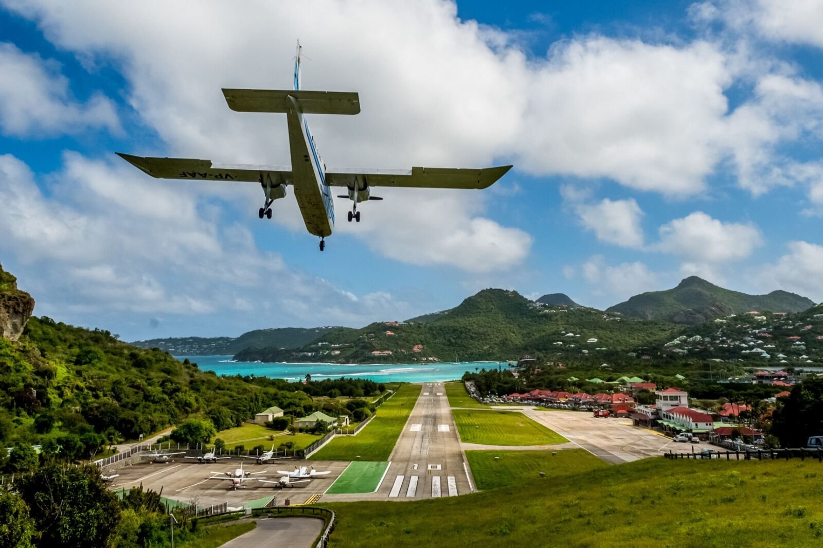 The Best Insider Restaurants and Bars on St. Barths (2023)