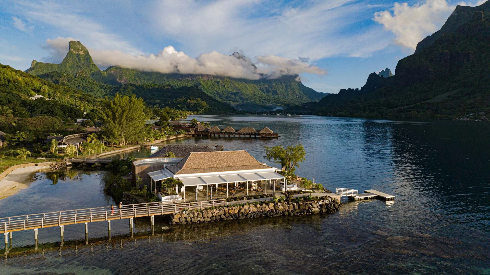 The Best Tours, Food and Resorts on Moorea (2024)