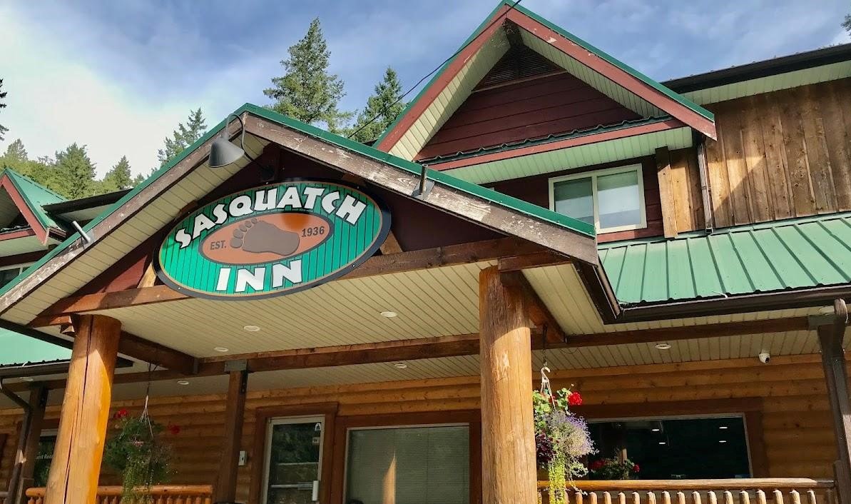 Breakfast | Catering | Dinner options — Sasquatch Crossing Eco Lodge