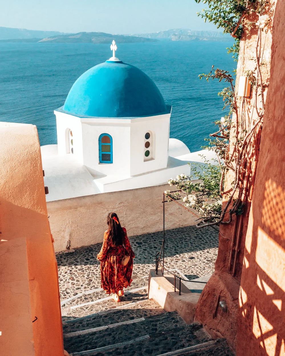 Best photo spots in Oia, Santorini (with map) — Creative Roamers