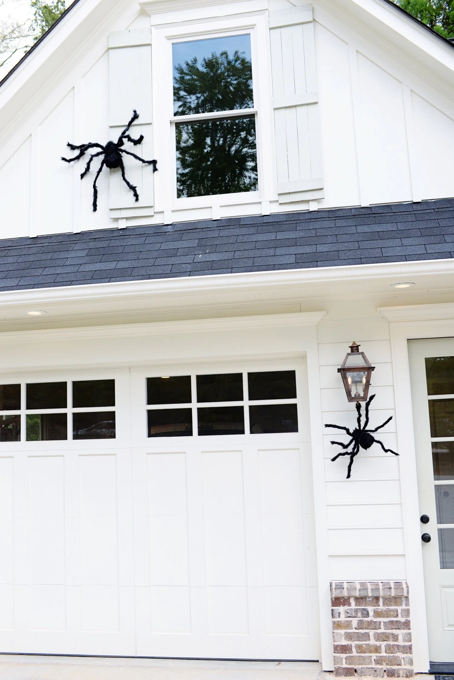 Our Spooky Spider Halloween Farmhouse — Porche & Co.