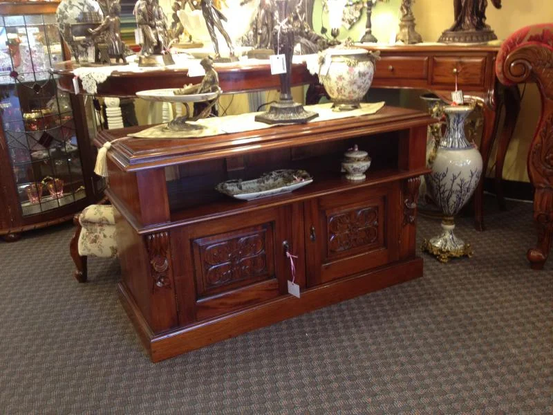 Antique Reproduction TV Entertainment Units | Classiques en Furniture