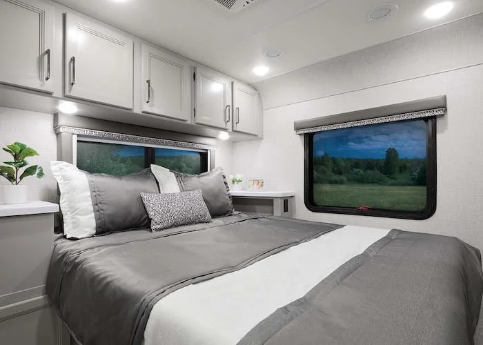 Thor Quantum Motor Coach Rental - RVs for Rent