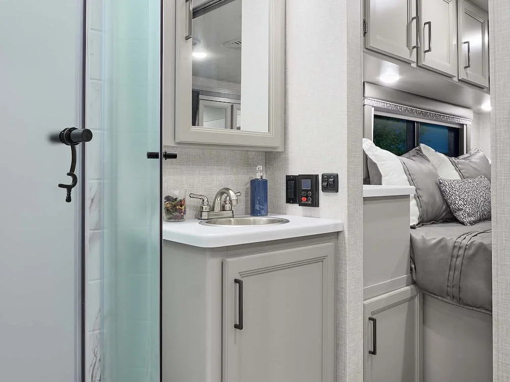 Thor Quantum Motor Coach Rental - RVs for Rent