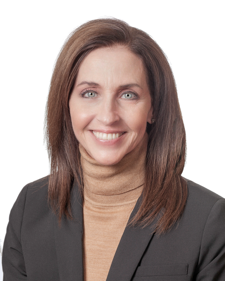 Angie Avery BIO — THM