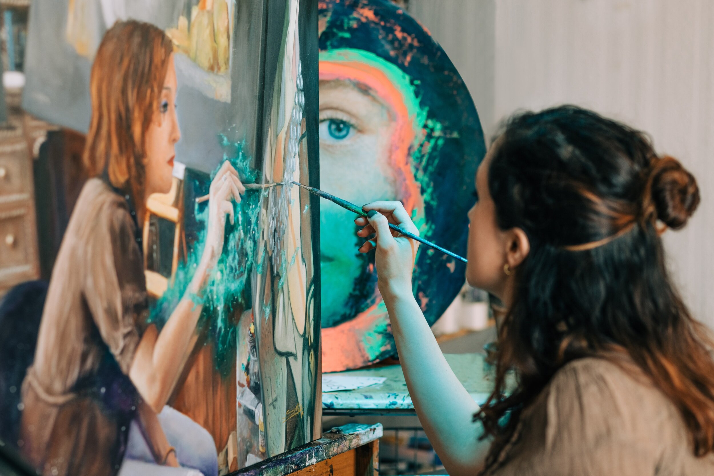 Spika: Retratos Contemporáneos con Atmósferas Galácticas y de Naturaleza