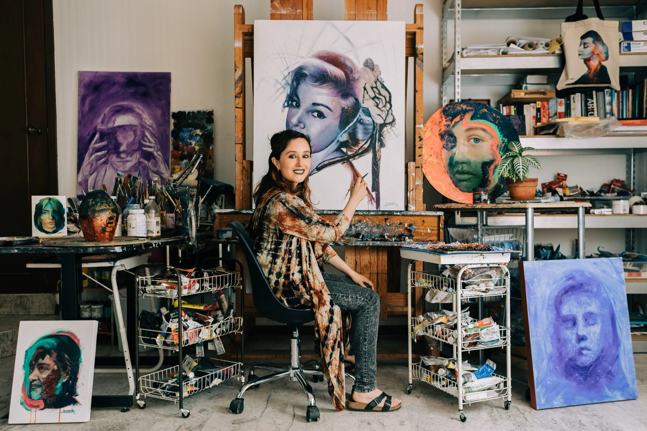 Spika: Retratos Contemporáneos con Atmósferas Galácticas y de Naturaleza