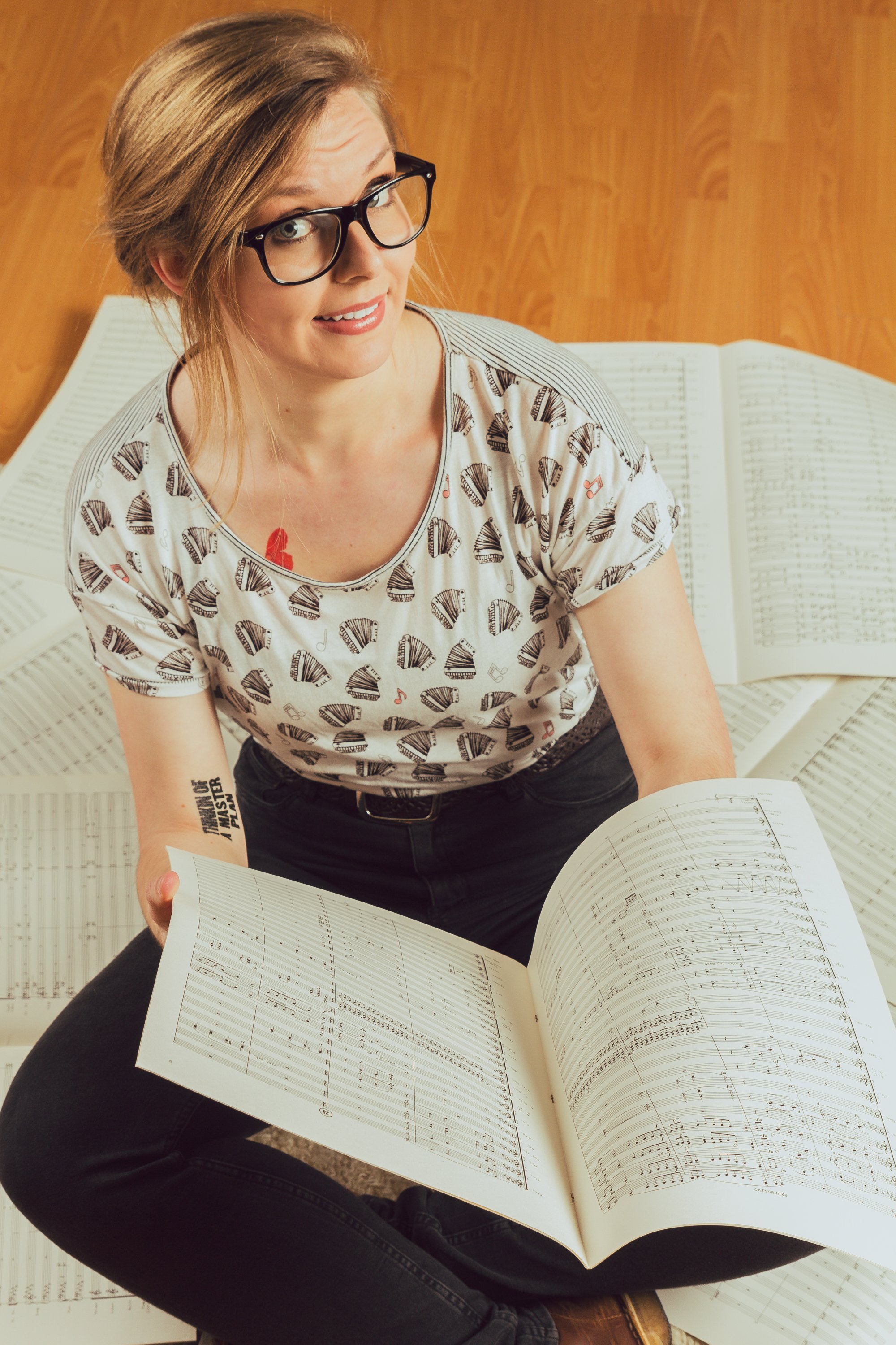 Kari Francis Biography & Curriculum Vitae — kari francis