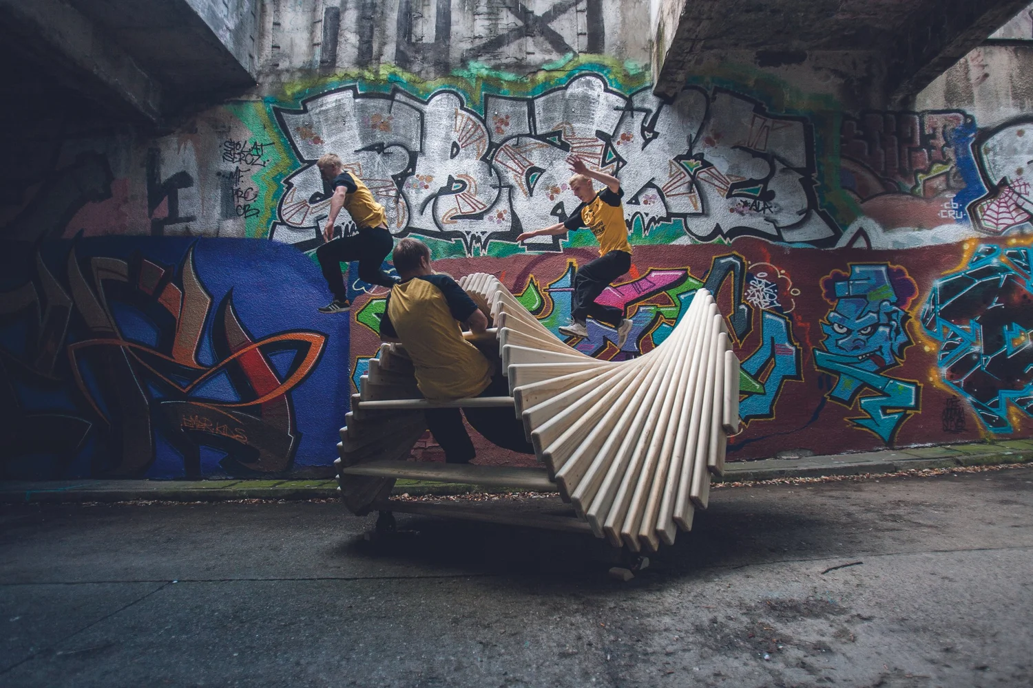 ape studio — Moveart