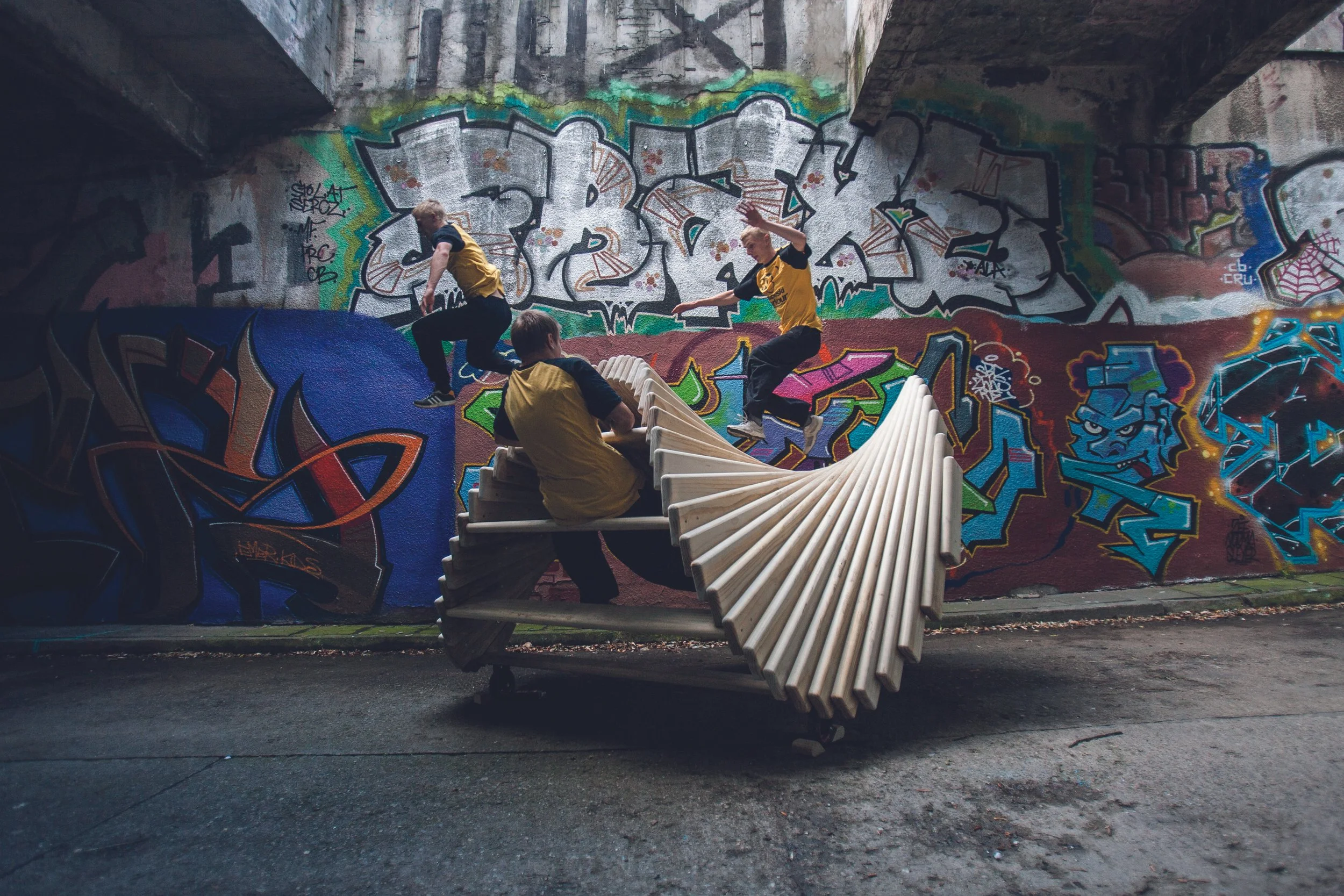 ape studio — Moveart