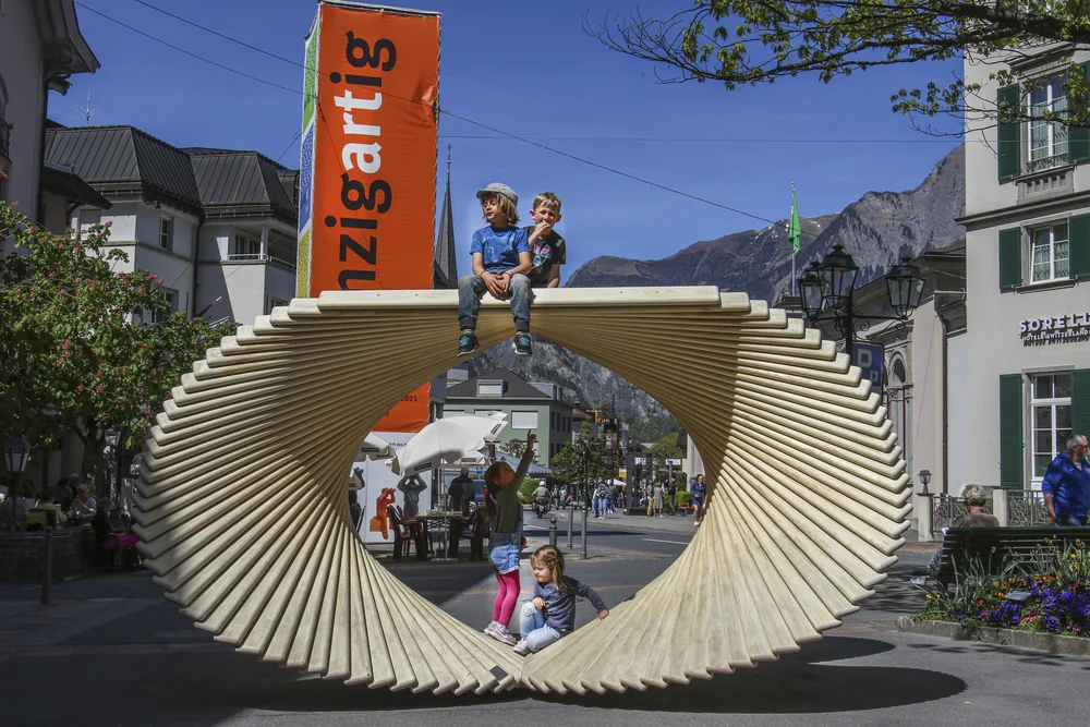 ape studio — Moveart