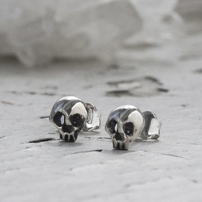 Black Daisies Jewelry