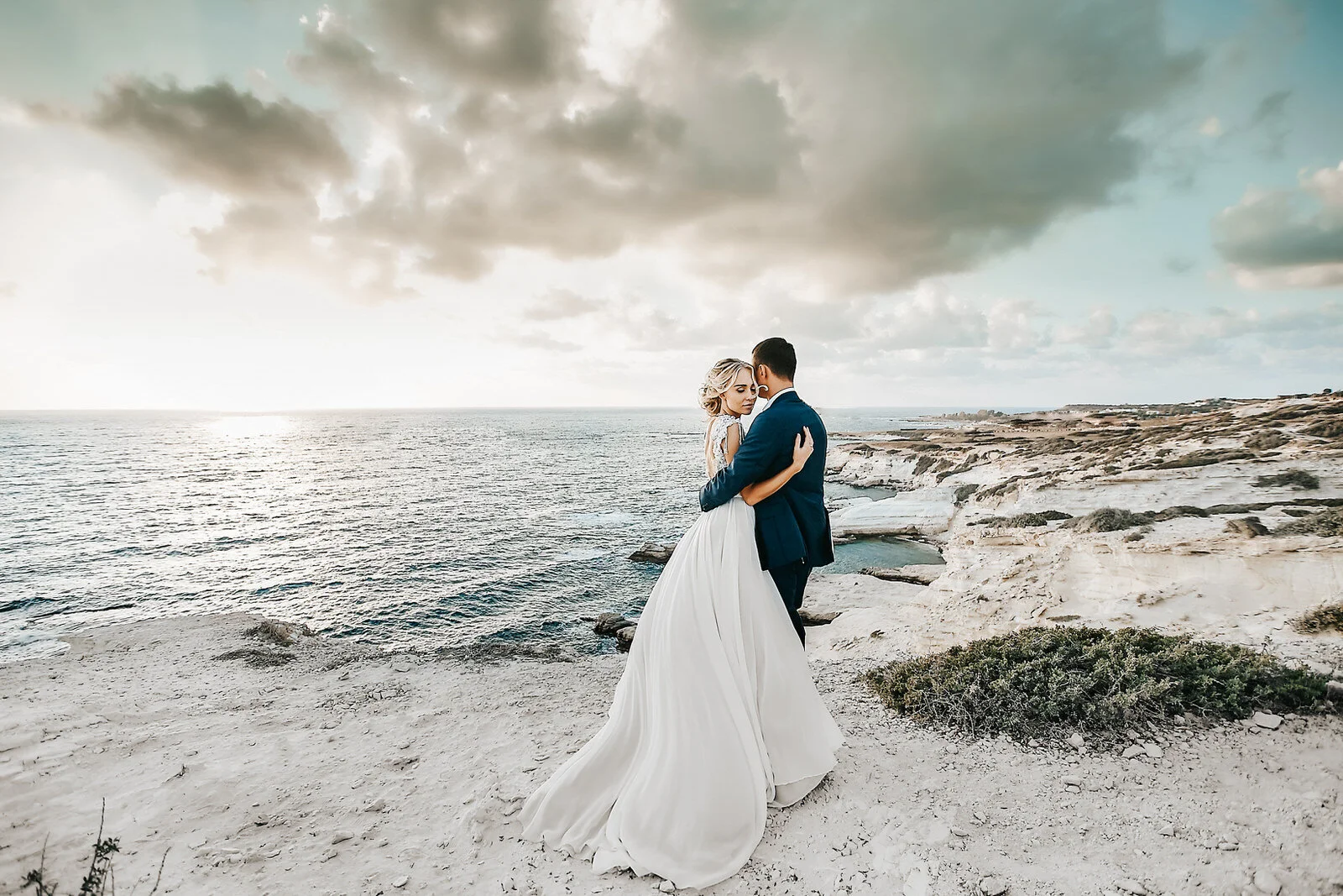 A complete guide to planning a beach wedding in Hawaii — HNL STUDIOS
