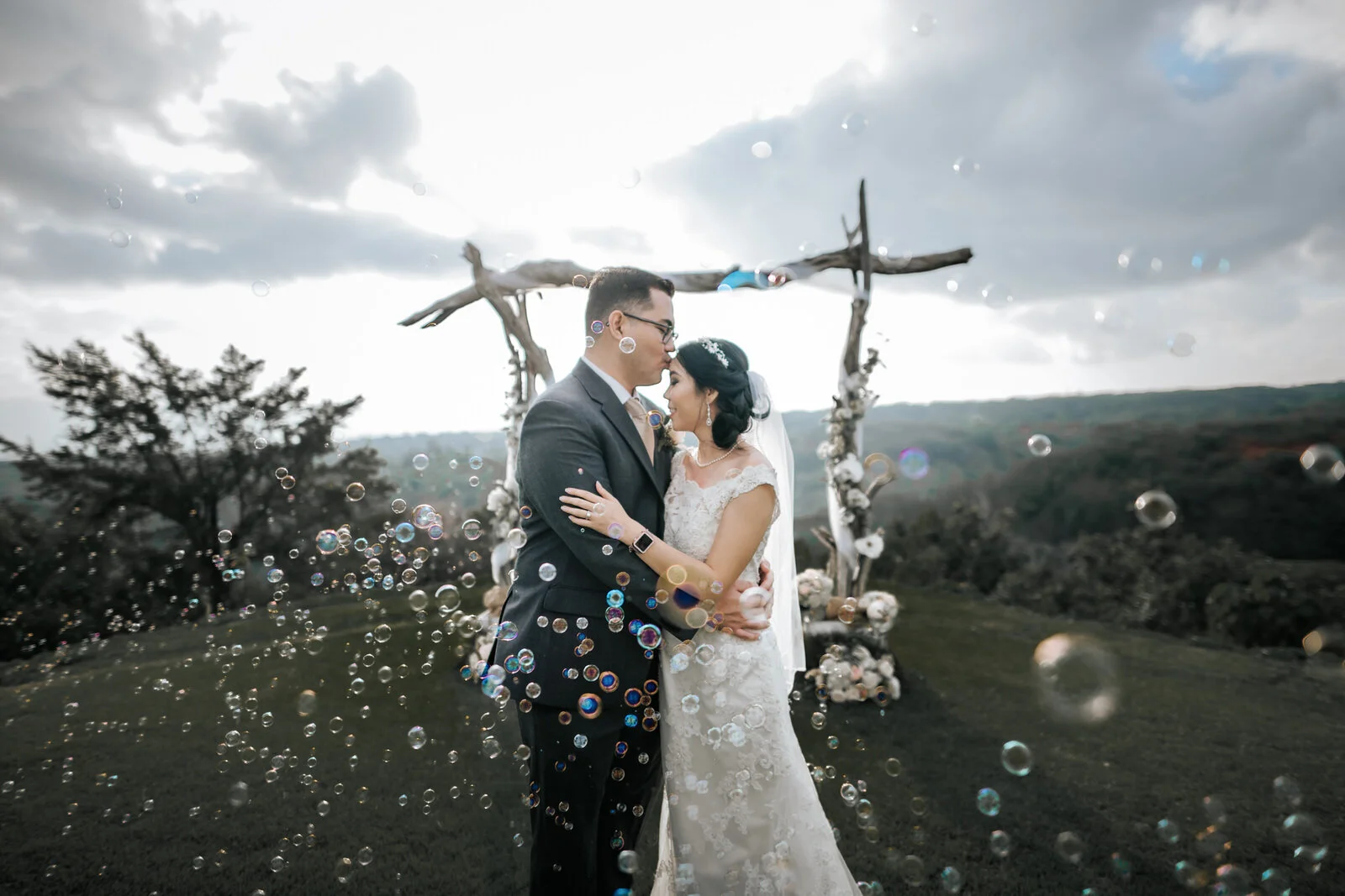 Hawaii Wedding Photography - Modern Luxury Wedding Photography in Oahu ...