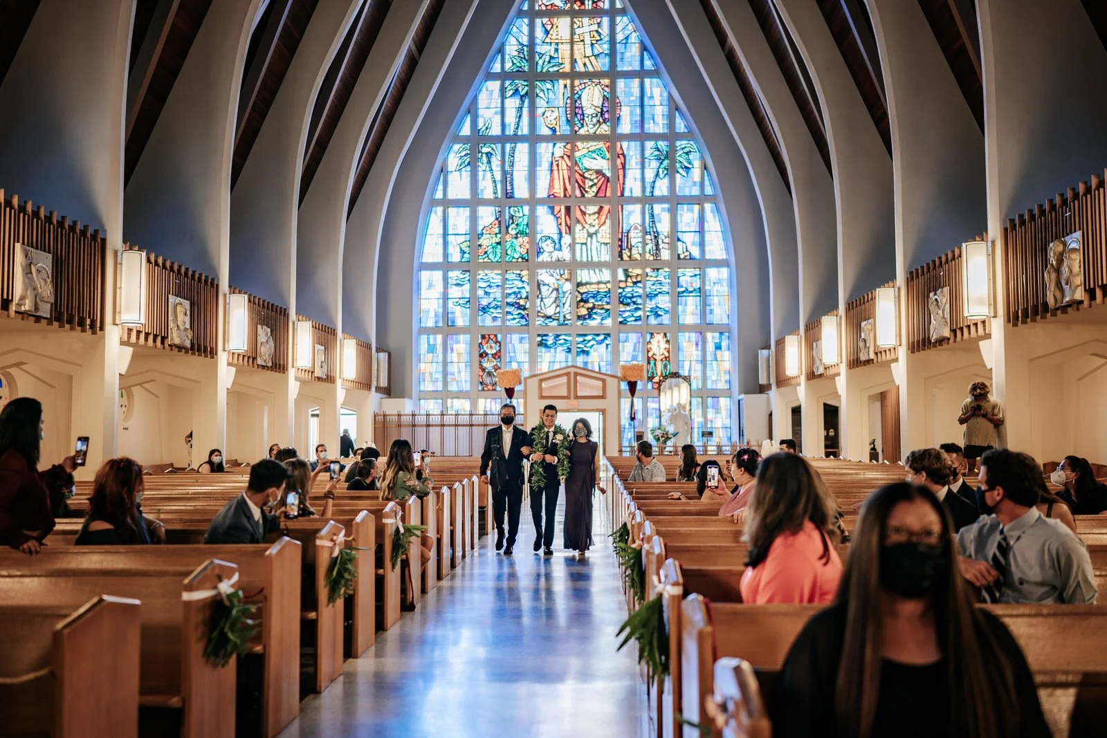 Catholic wedding in hawaii | Beachweddingtips.com