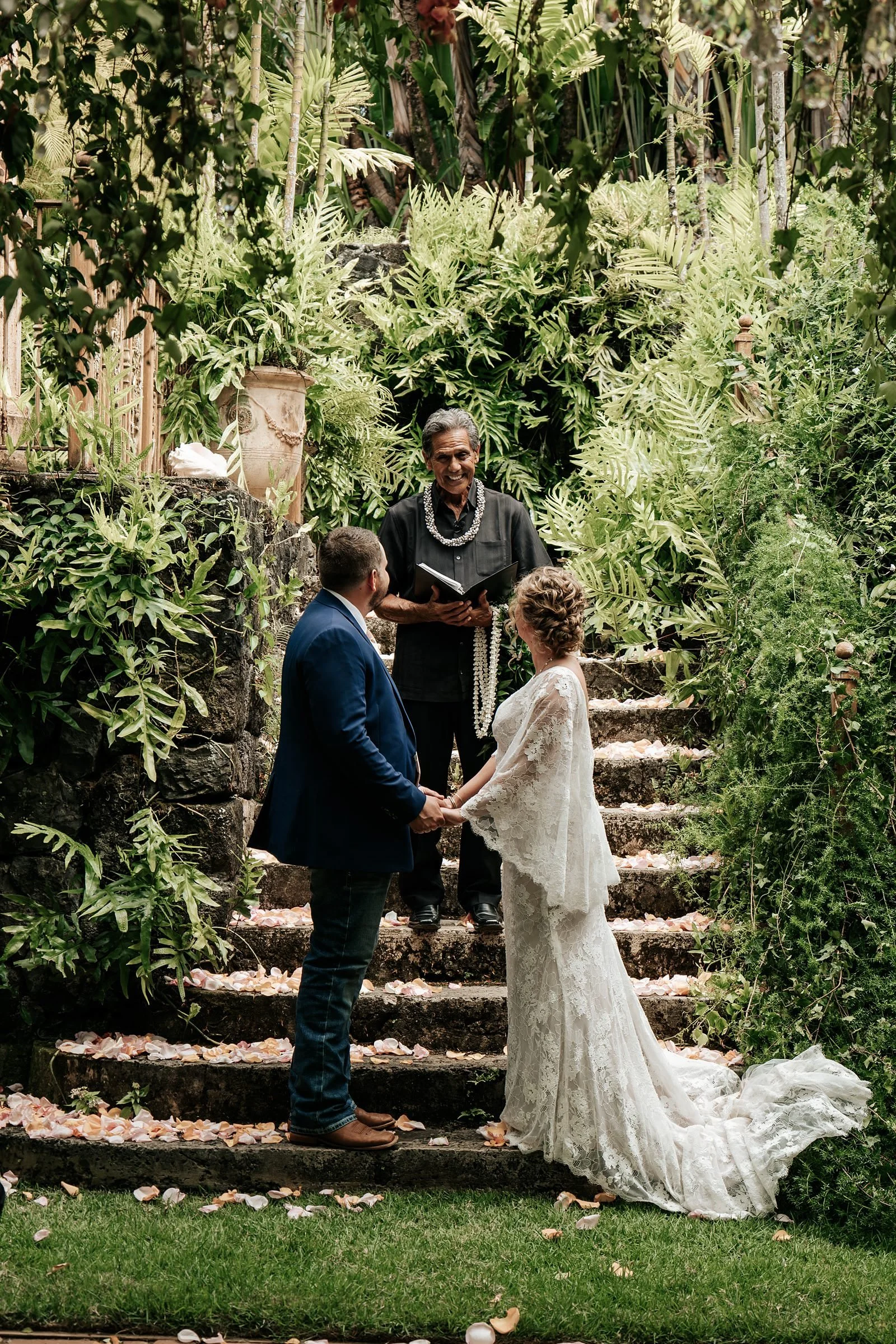 All you need to know about weddings at Haiku Mill — HNL STUDIOS