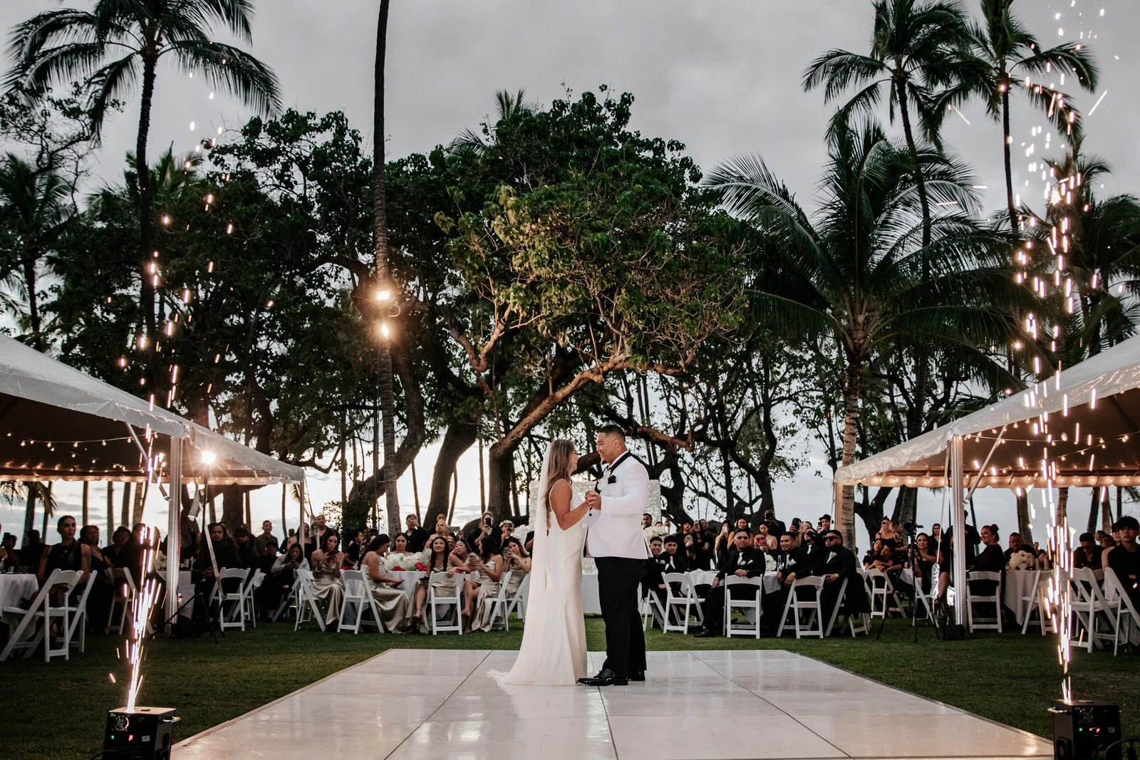 Hawaii wedding entertainment | Beachweddingtips.com